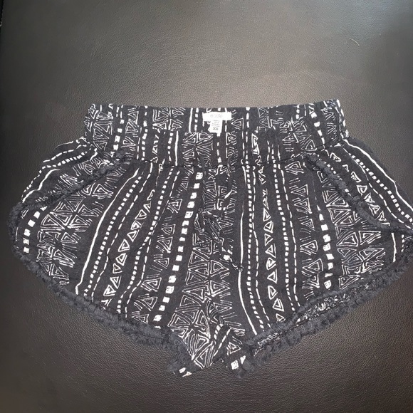 Ecote | Shorts | Uo Ecote Xs Shorts | Poshmark